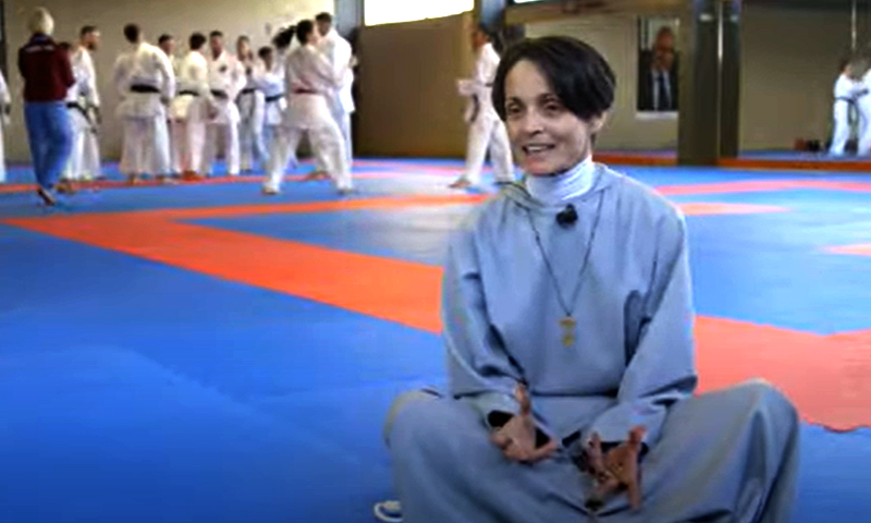 Da campionessa del mondo di karate a suora: la storia di Elena Tuccitto ...